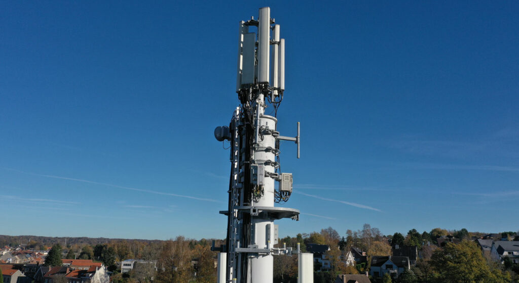 Inspection cell tower structure - Skyebase